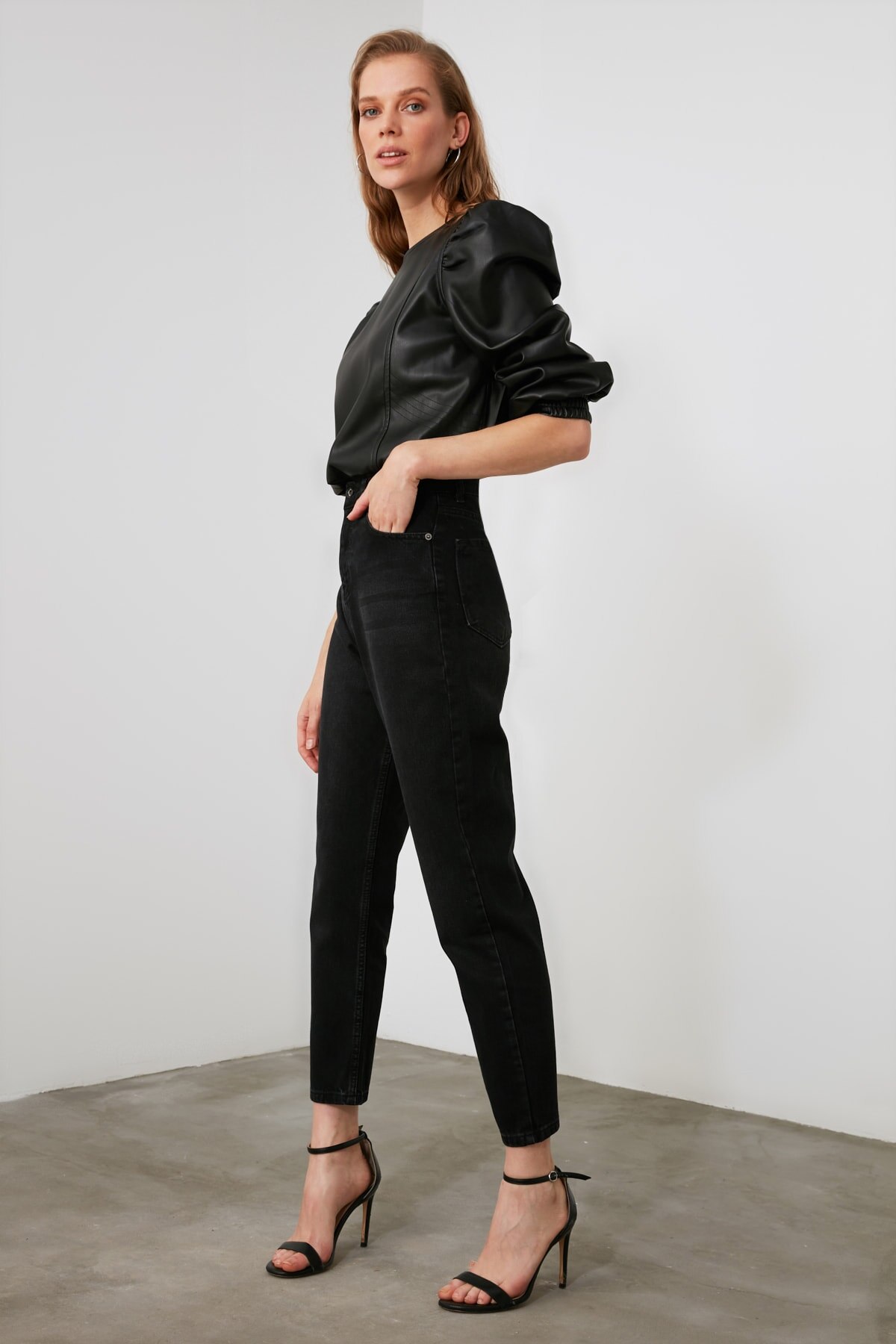 Trendyol Hoge Bel Mom Jeans TWOAW21JE0635 – Vicedeal