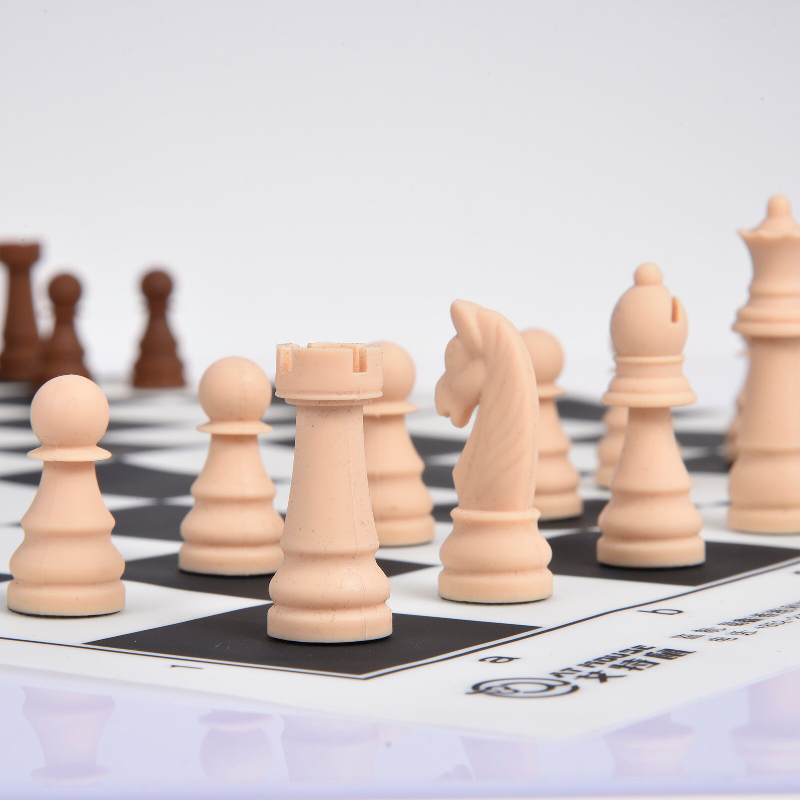 Portable Beginner Chess Set Convenient Lightweight... – Vicedeal