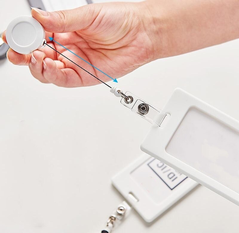 1 set Retractable Ski Pass ID Card Badge Holder Na... – Grandado