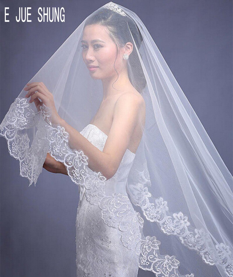 E jue shung spetskant långa bröllopsslöjor ett lag... – Vicedeal