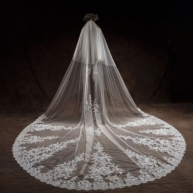 Spets applicerad kant långa bröllopsslöjor två lag... – Vicedeal