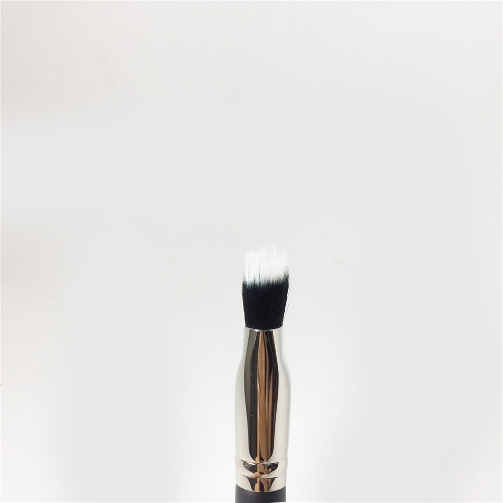 bdbeauty 164 Dual Fibre Curved Sculpting Brush - A... – Grandado