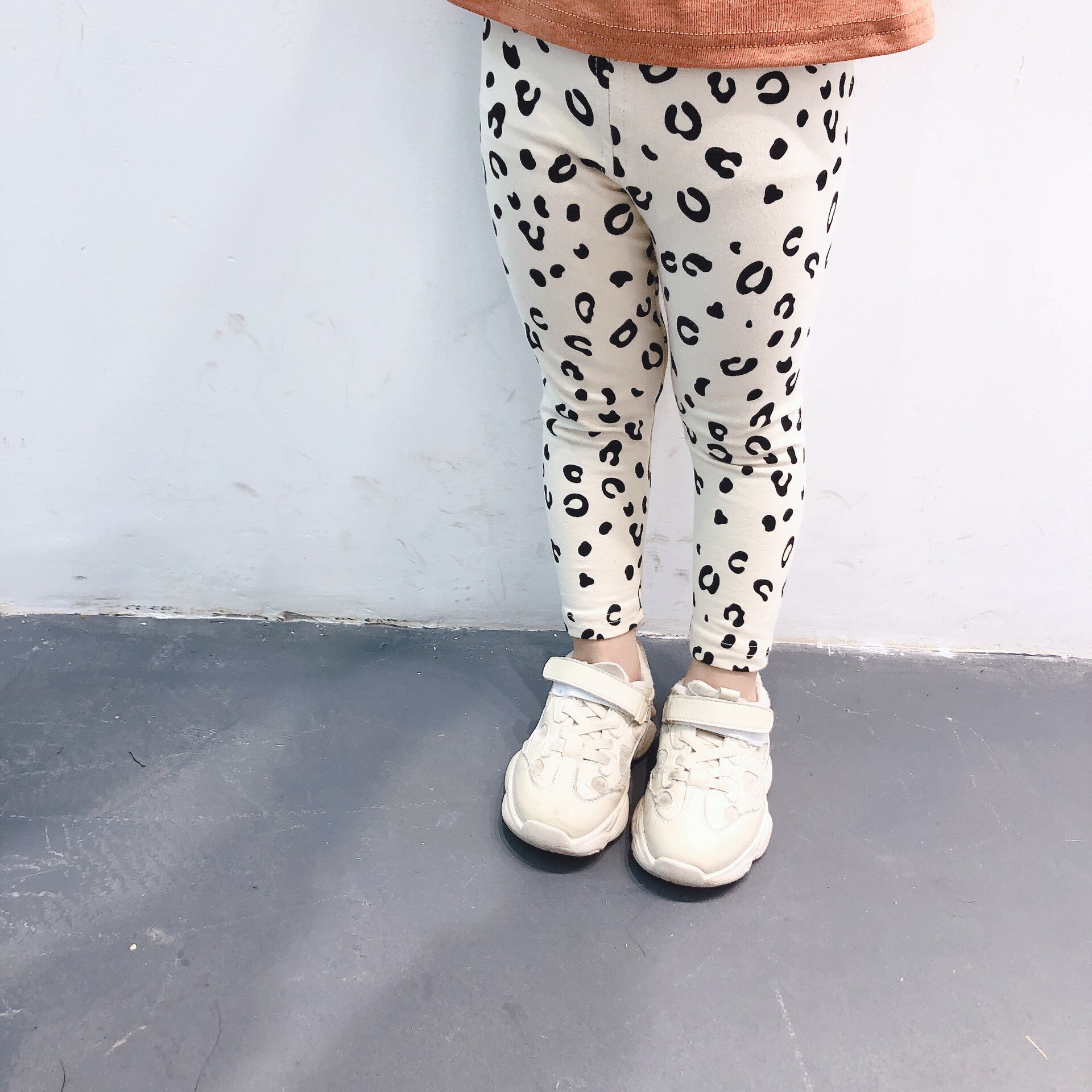 Resesnigel 0-6t flickor byxor barn leopardmönster ... – Grandado