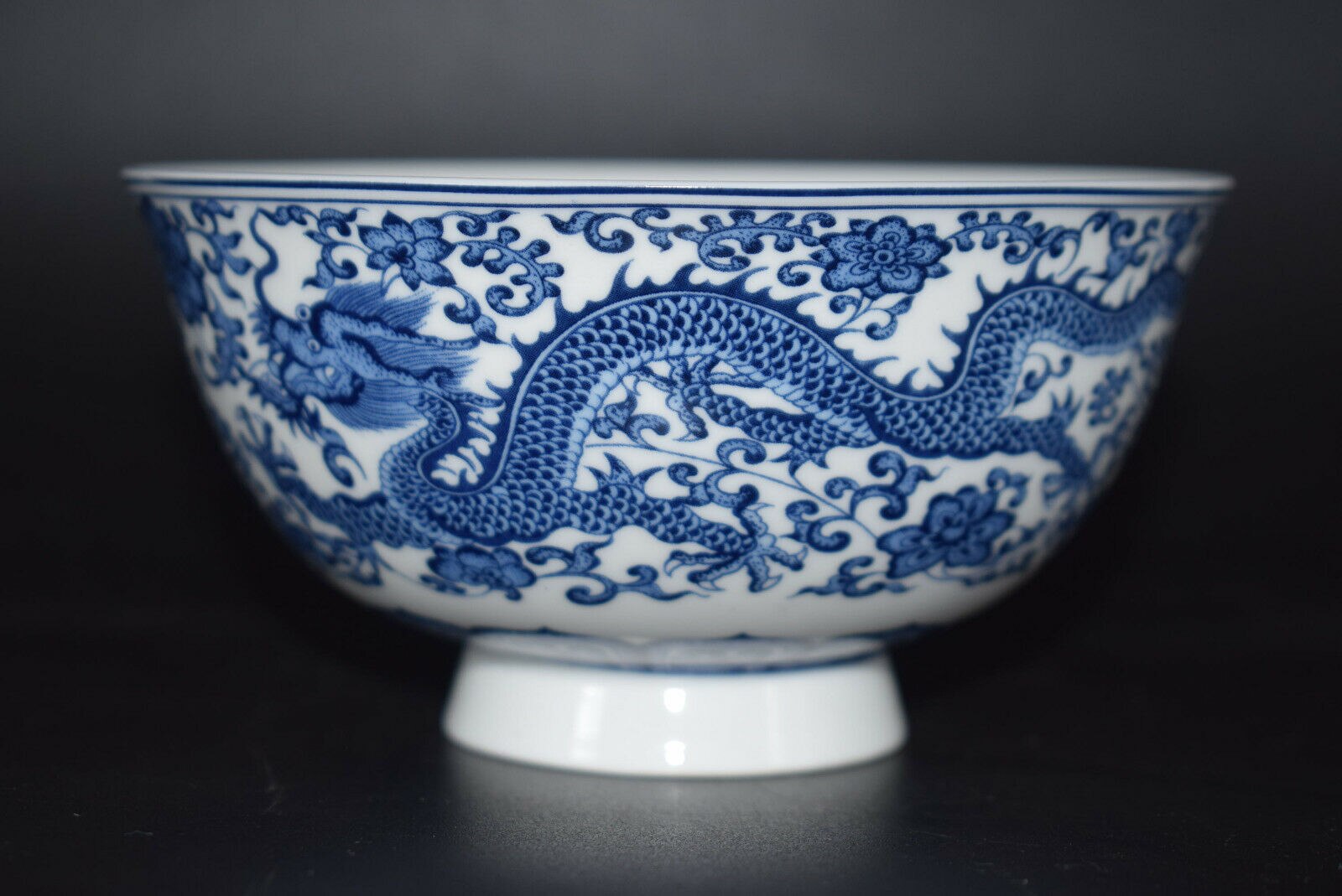 Fine Chinese Blue And White Porcelain Hand-painted... – Vicedeal