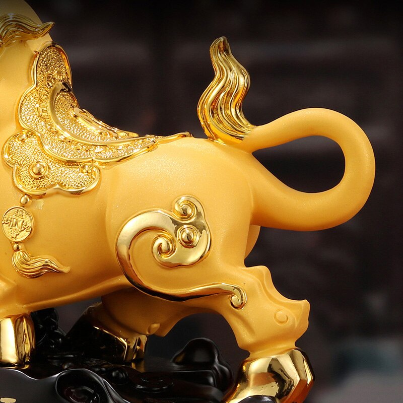 Resin Wall Street Bull Statue，modern art sculpture... – Vicedeal