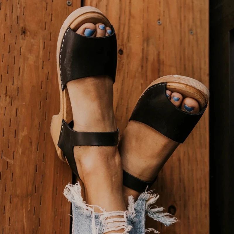 Vintage Mature Women Pumps Classic Patent Leather ... – Grandado