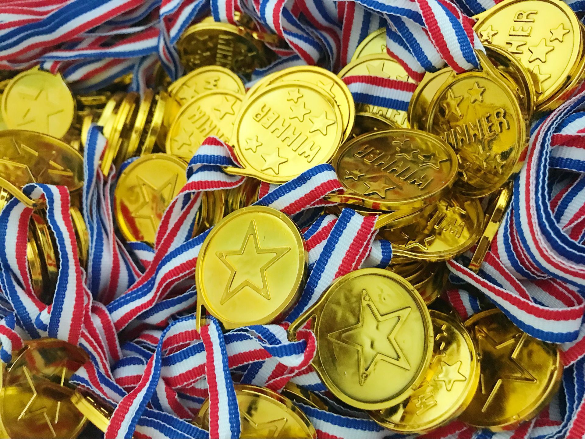 Gold Plastic star Winner Medal Sports Party Prize ... – Vicedeal