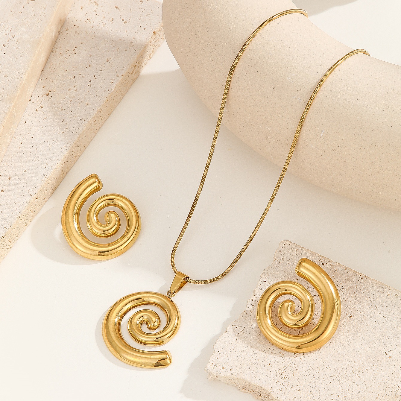 CARLIDANA Rotary Classic Simple Geometric 18K Gold... – Grandado