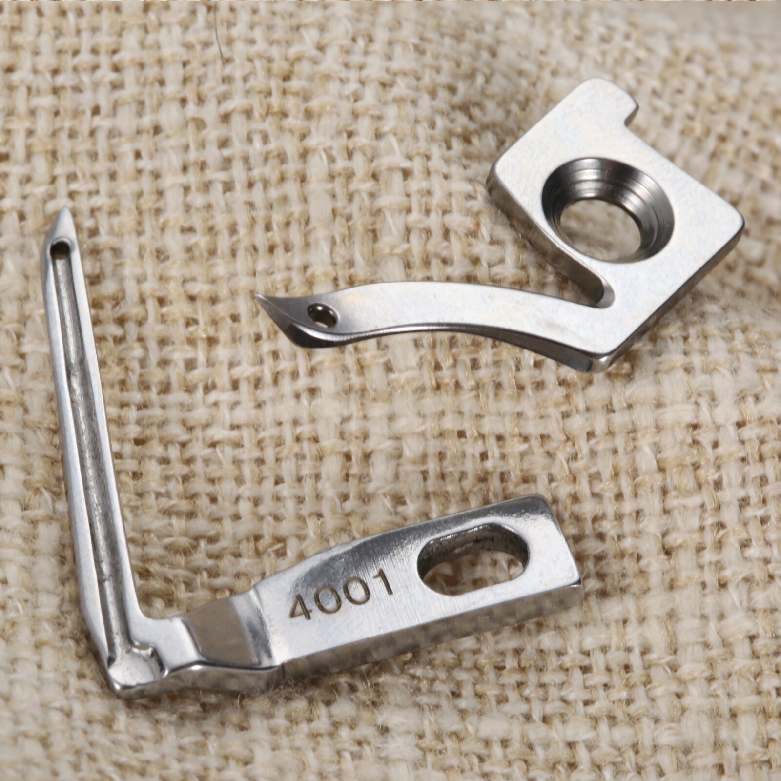 1pc/2pcs Upper/Lower Looper Sewing Machine X77781-... – Vicedeal