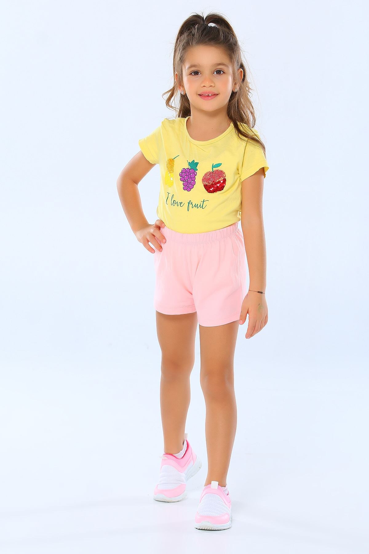 Mädchen In Mini Shorts Vicedeal