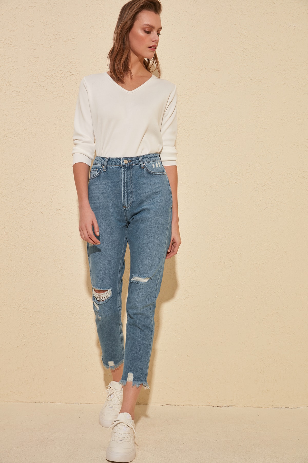 Trendyol Ripped Gedetailleerde Hoge Bel Mom Jeans ... – Vicedeal