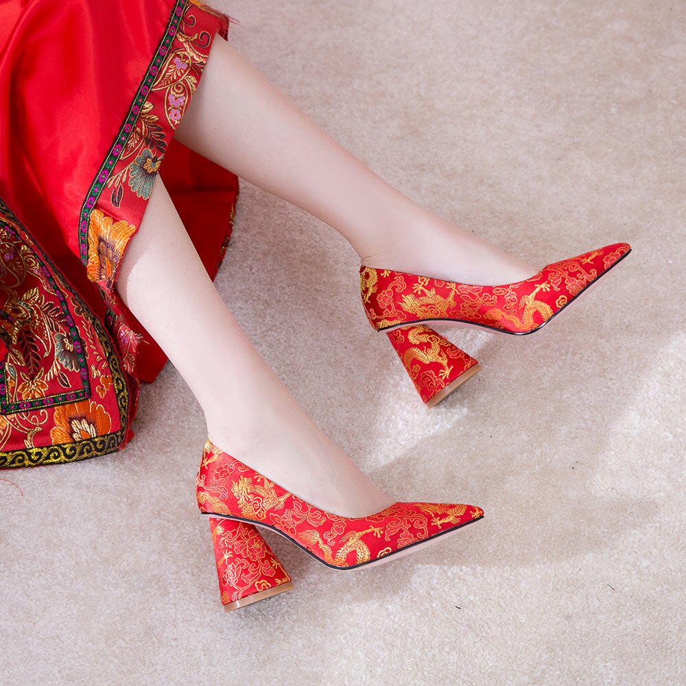 Lasyarrow Ethnic Style Embroidered Chinese Red Wed... – Grandado