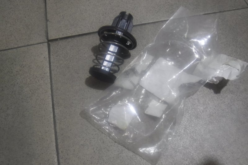 A2058800027 engine hood bonnet 2058800127 FOR BENZ... – Vicedeal