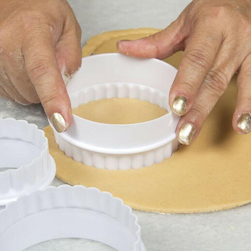 Round Plastic Scalloped Fluted Cookie Pastry Biscu... – Vicedeal