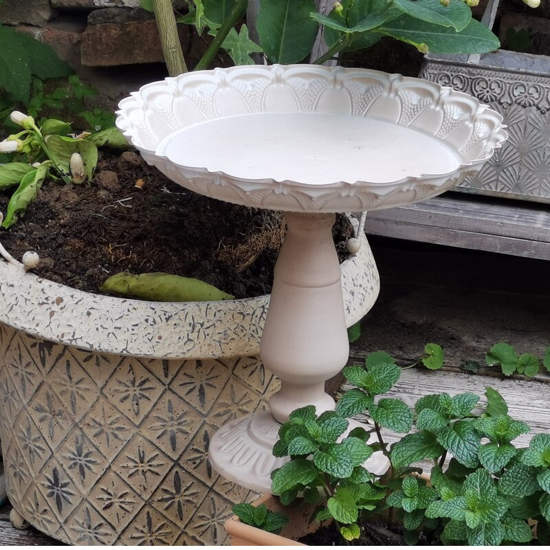 retro vintage metal round pedestal cake stand – Vicedeal