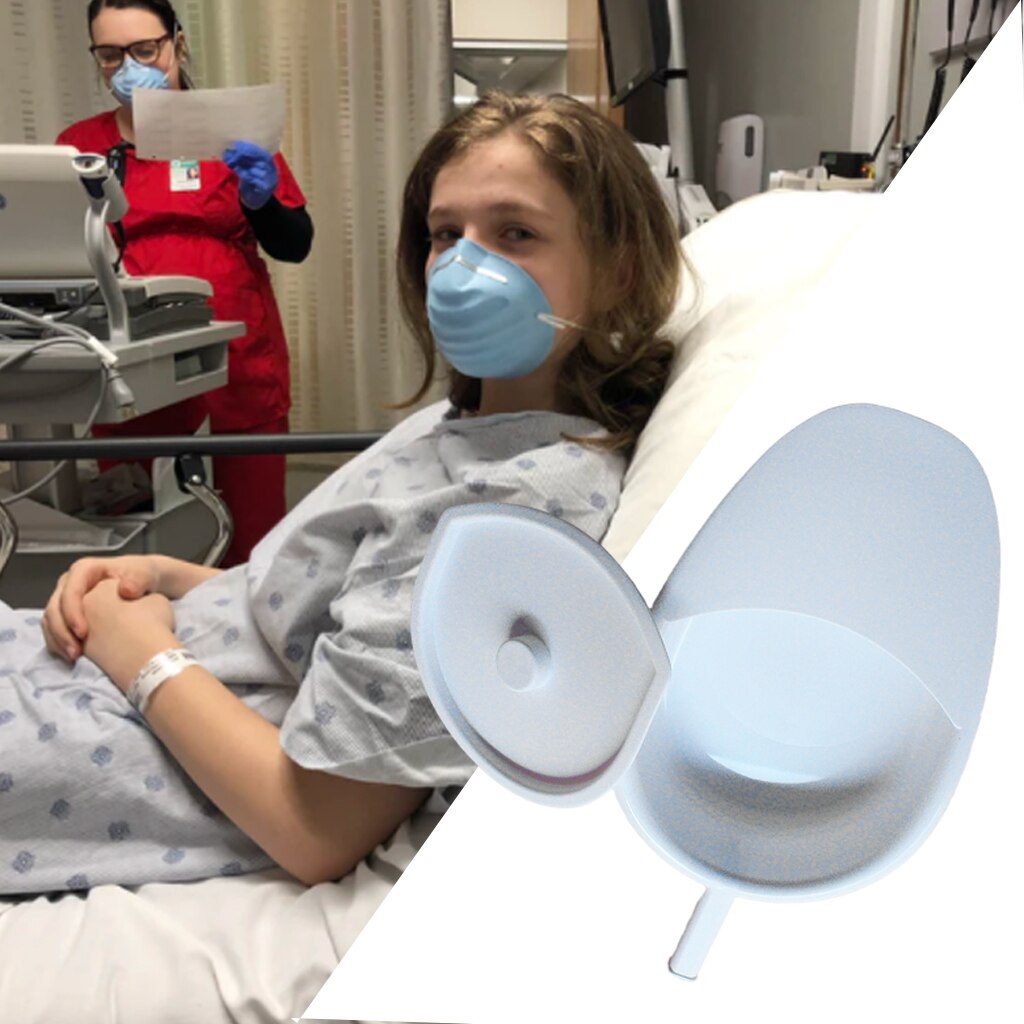 Portable Plastic Bed Pan with Lid and Built-in Han... – Grandado