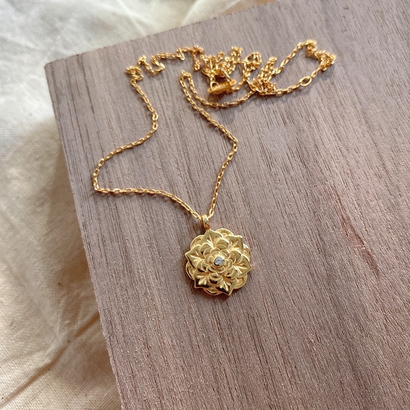 Silvology 925 Sterling Silver Lotus Flower Pendant... – Grandado