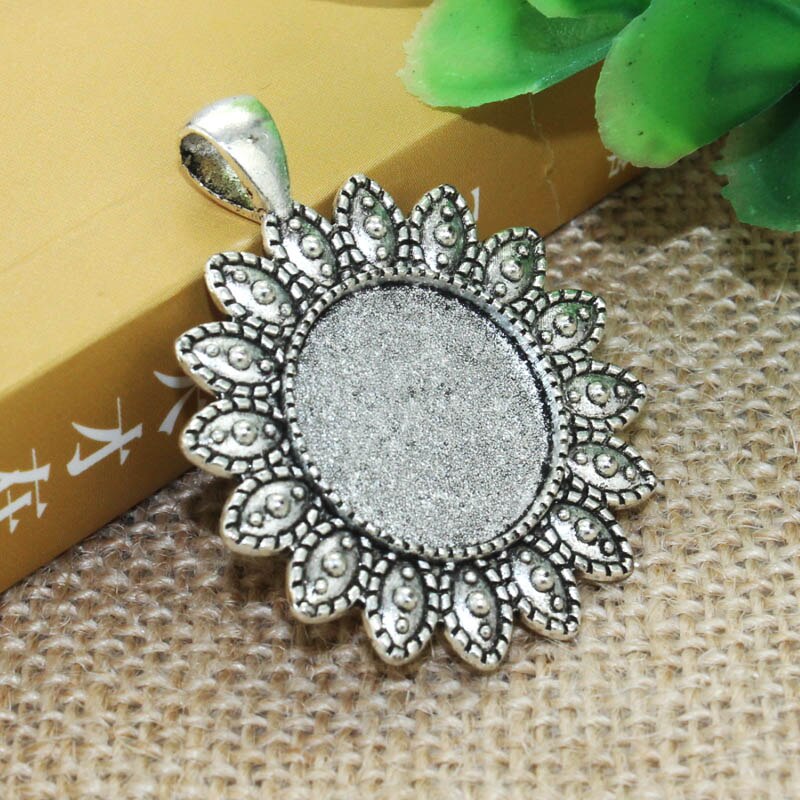 Zinc alloy Silver flower Necklace Pendant 5pcs 20m... – Vicedeal
