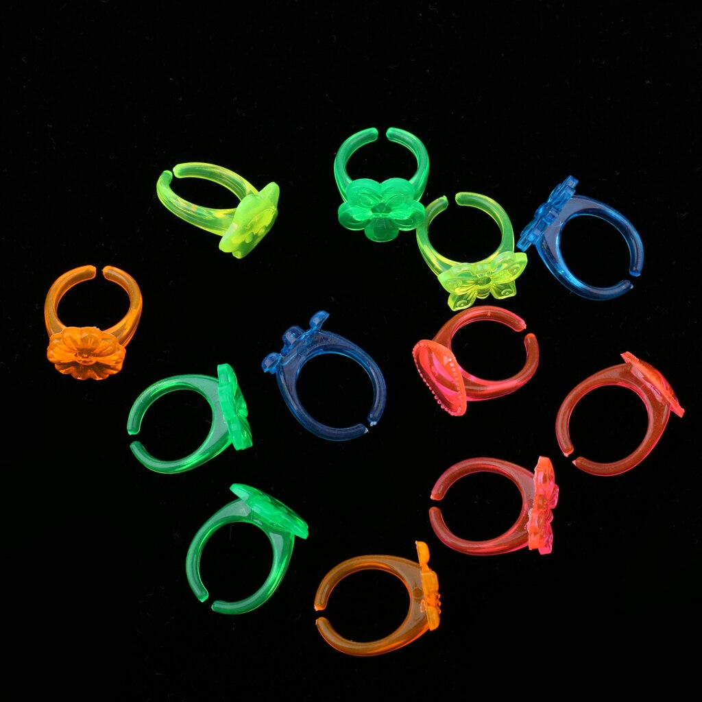 12 Pieces Plastic Mixed Colored Rings Party Favor ... – Grandado
