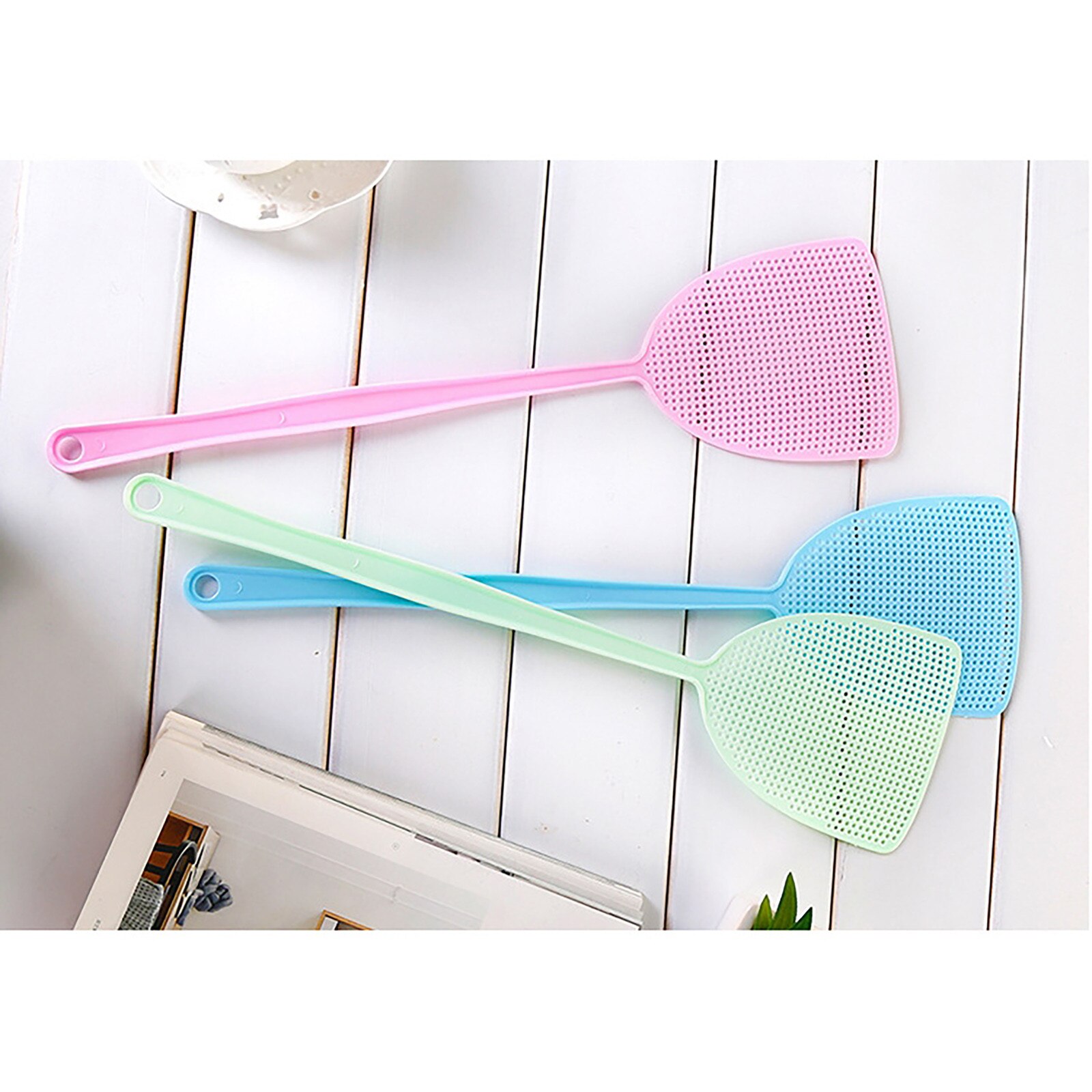 Fly swatter Plastic fly swatter with extended hand... – Grandado