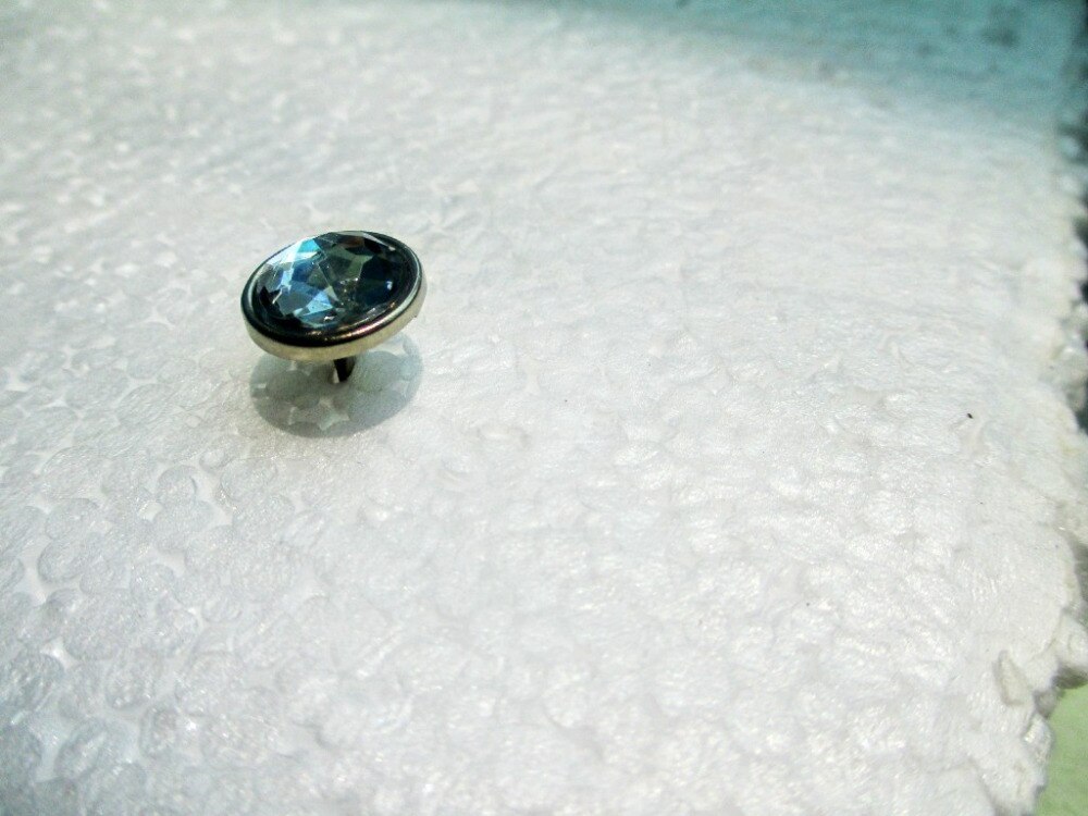 300 kpl 12mm kirkasta väriä timanttia, kimalteleva... – Vicedeal