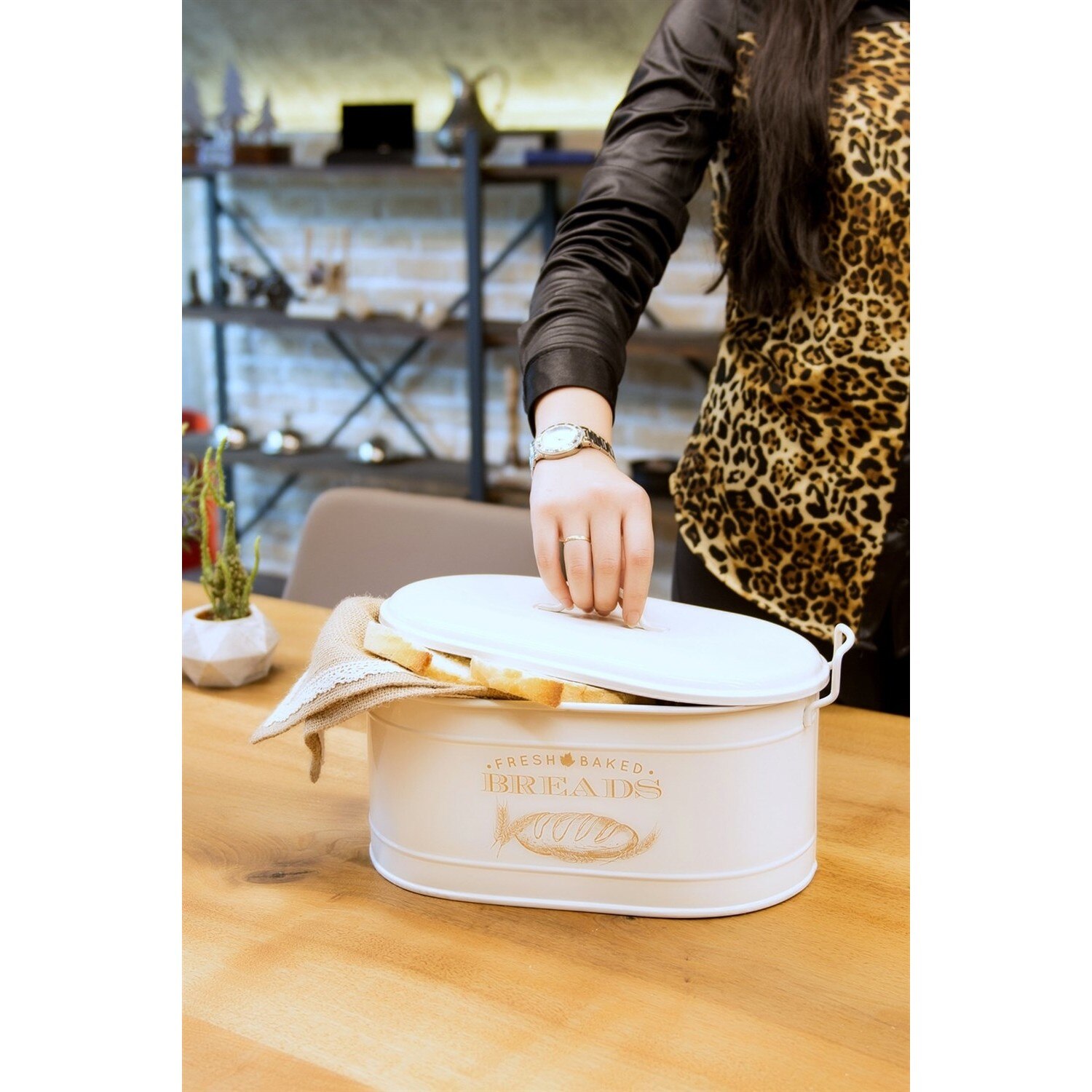 Lavin Metal Bread Box Kitchen Layout Organize Stor... – Vicedeal