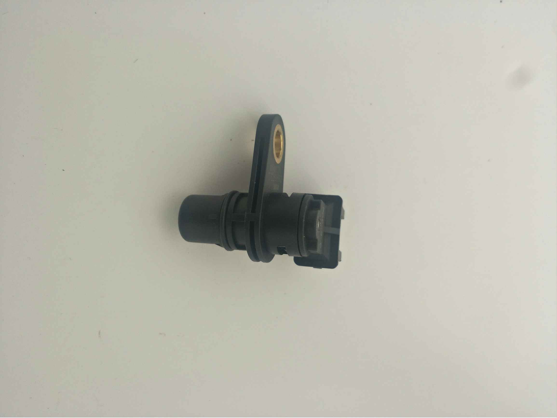Camshaft position sensor for Chevrolet sail 241012... – Grandado