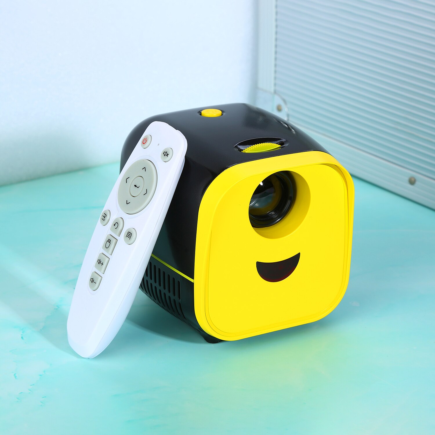 L1 Super MINI Projector Remote Controlled Full HD Grandado L1 Super MINI Projector Remote Controlled Full HD Grandado