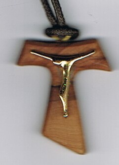 Cruz Tau Madera Olivo mediana 3 x 3,2 cm ,para col... – Grandado