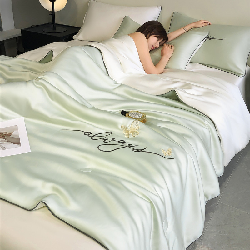 Luxurious Satin Summer Quilt with Intricate Embroi... – Grandado