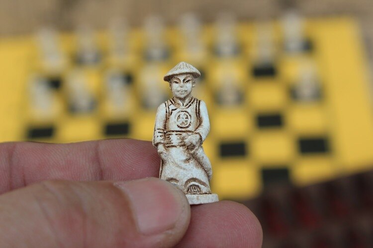 Chess Small Qing Dynasty Resin Figures Leather Che... – Grandado