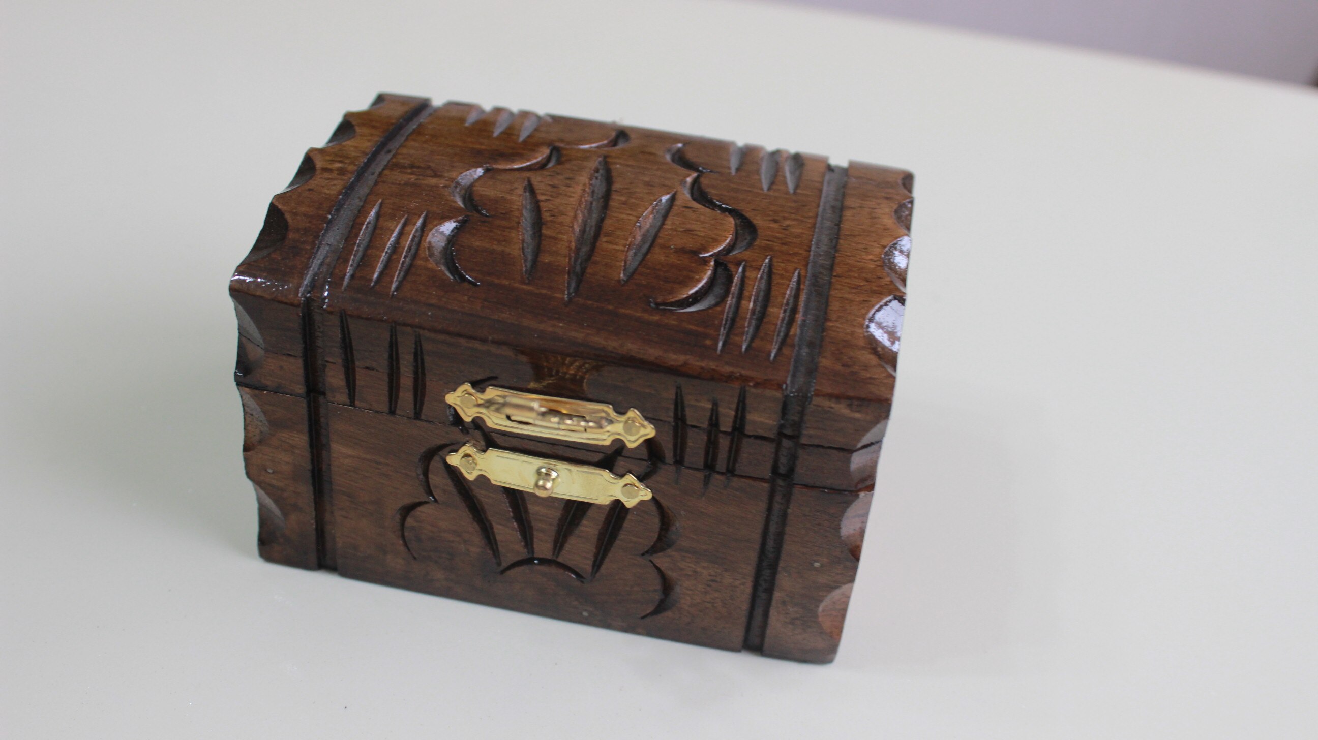 box,jewel case , walnut chest woodcarving, hand-ca... – Grandado