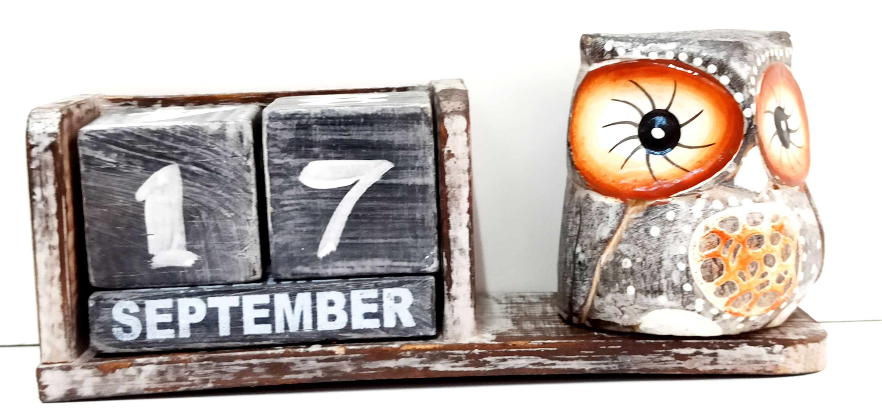 Endless Desk Calendar with Wooden Authentic Decora... – Grandado