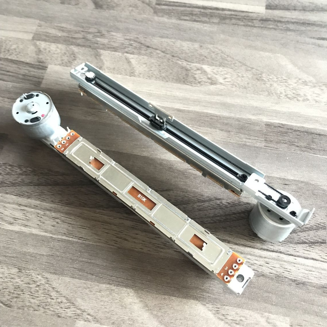 Detalles de 2 piezas sobre el FADER para MOTOR BEH... – Grandado