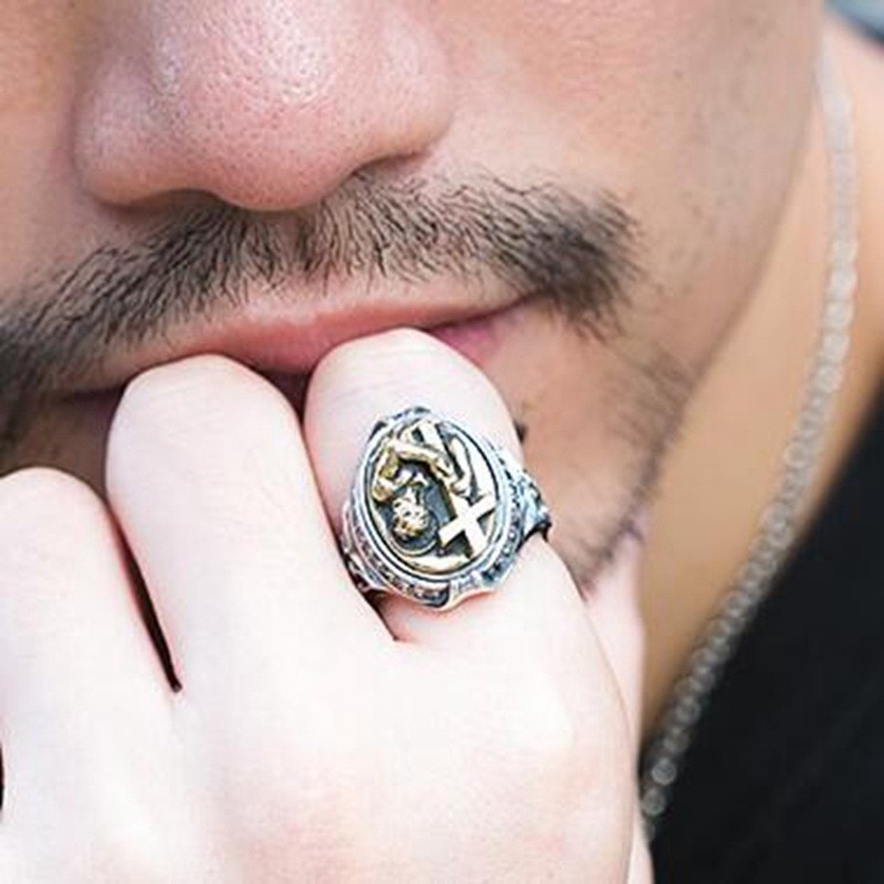 Vintage Golden Man Holding A Cross Metal Ring Men ... – Grandado