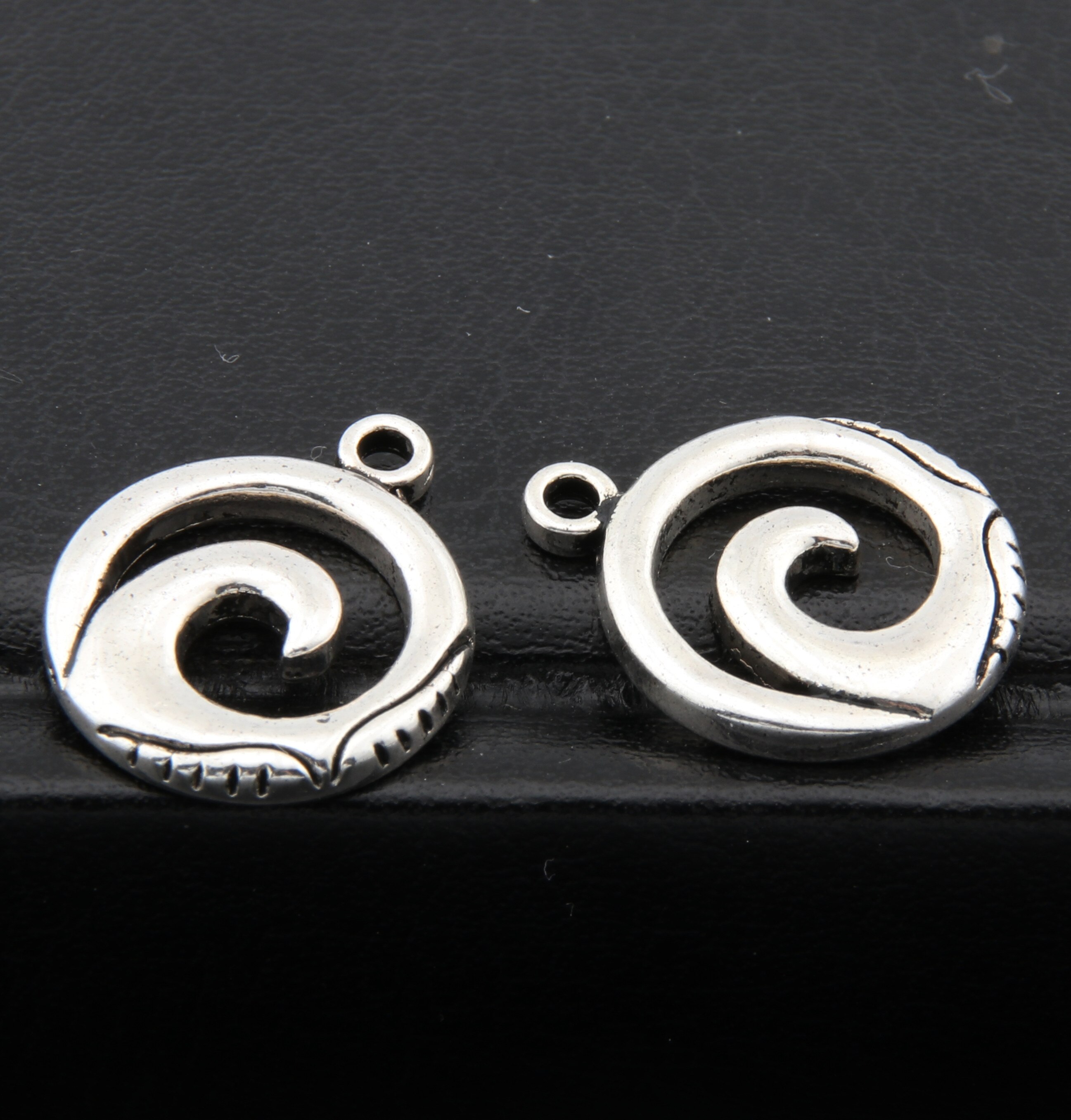 Beach Theme Crafts 10pcs Natural Shell Charms & 30pcs White Pearls ...