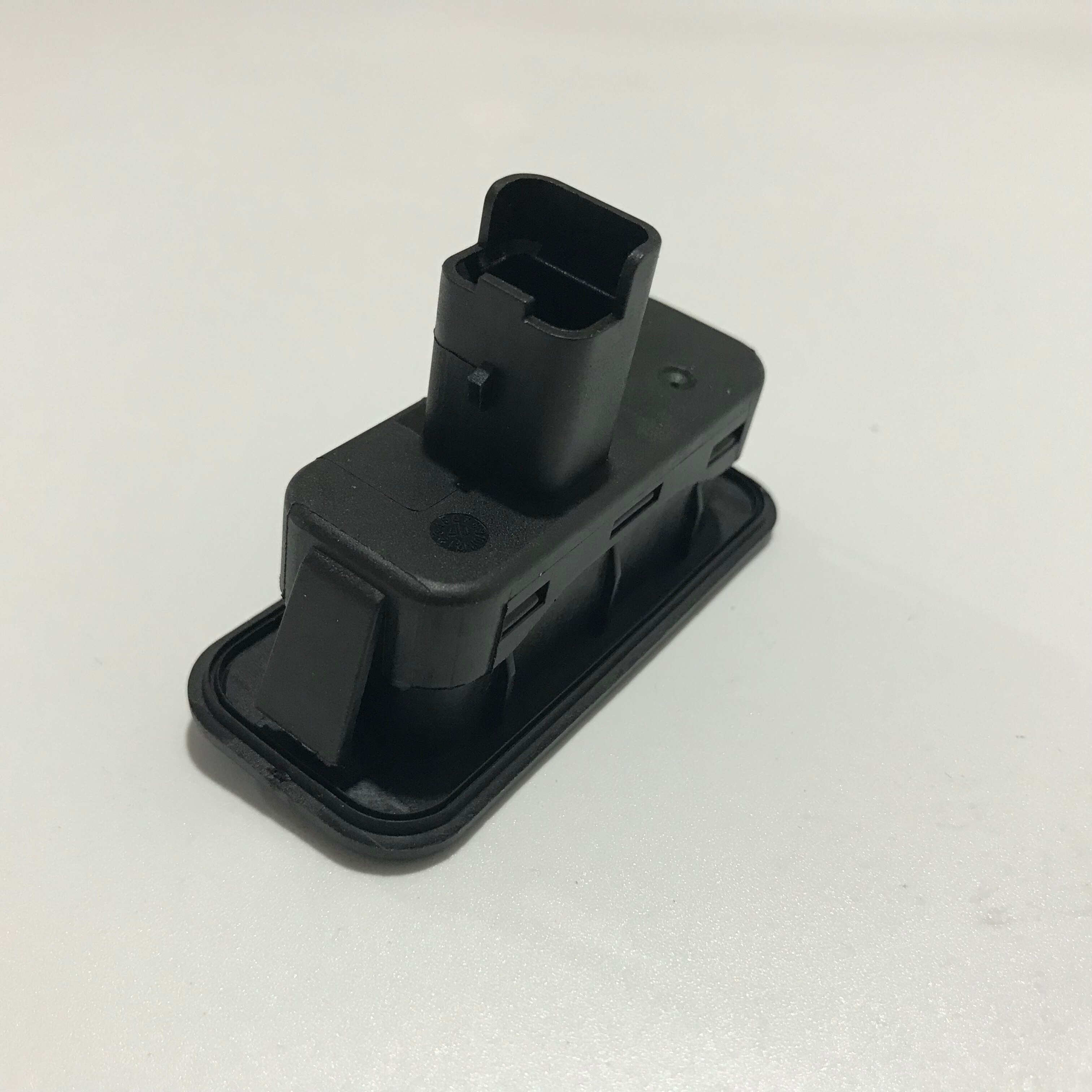 Achterklep Boot Release Switch OEM 8200076256 voor... – Vicedeal