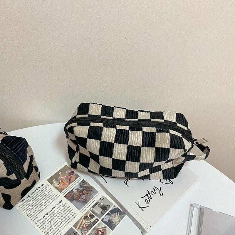 Cute Retro Checkerboard Grid Cow Print Pencil Bag ... – Grandado