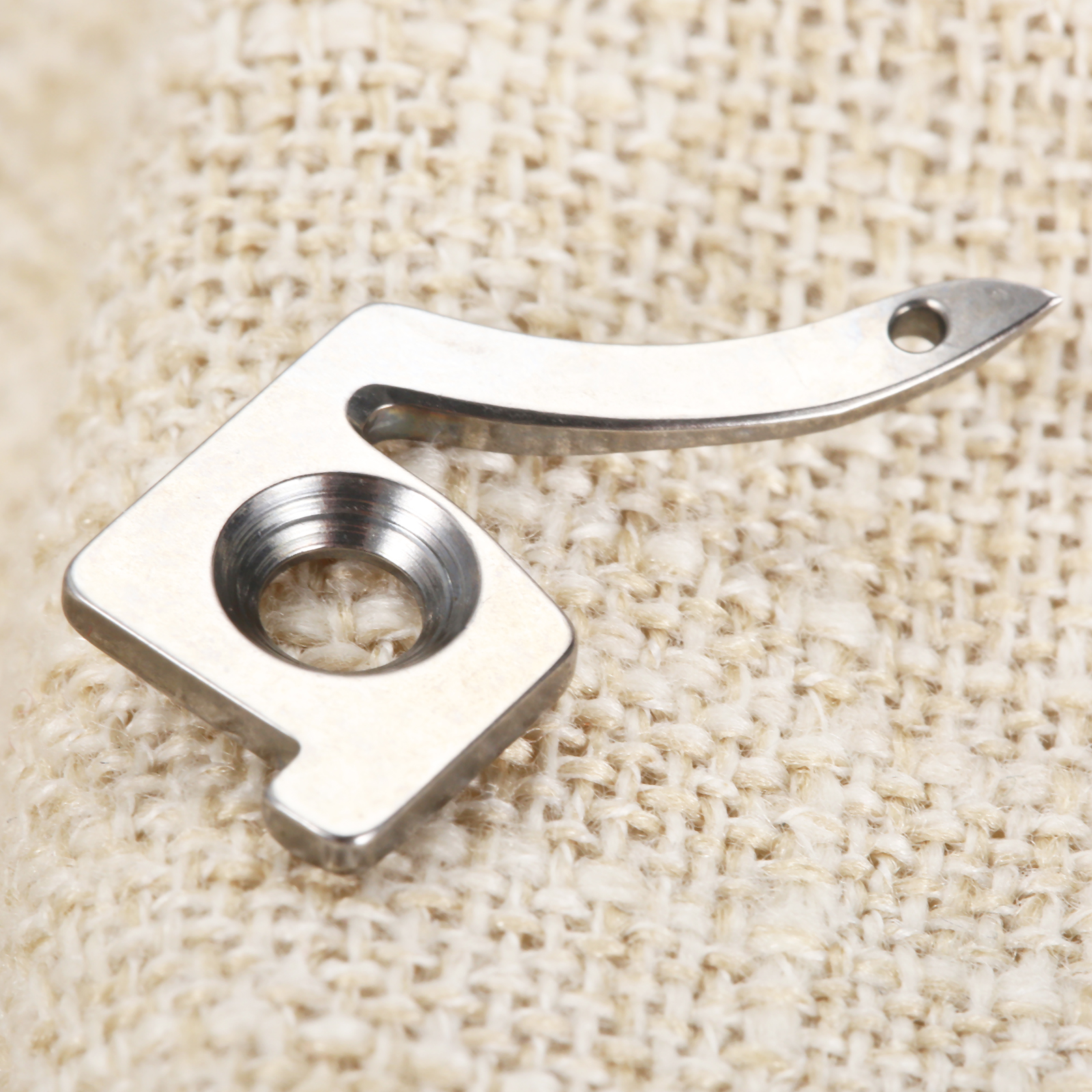 1pc/2pcs Upper/Lower Looper Sewing Machine X77781-... – Vicedeal