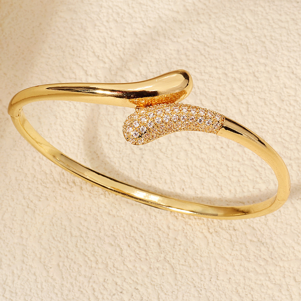 Trendy Miallo Stainless Steel Spike Bracelet Newes... – Grandado