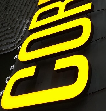 Advertising large 3D front lit illuminated signage... – Vicedeal