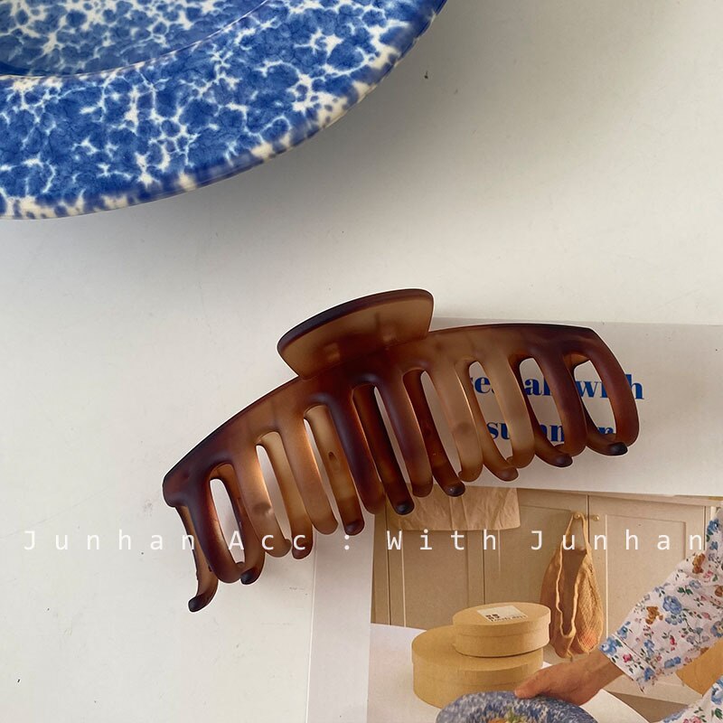 Vintage Brown Color Hair Claws Crab Autumn Winter ... – Grandado