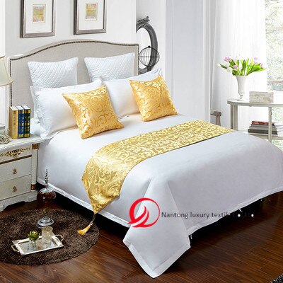 Golden decorative bed runner – Grandado