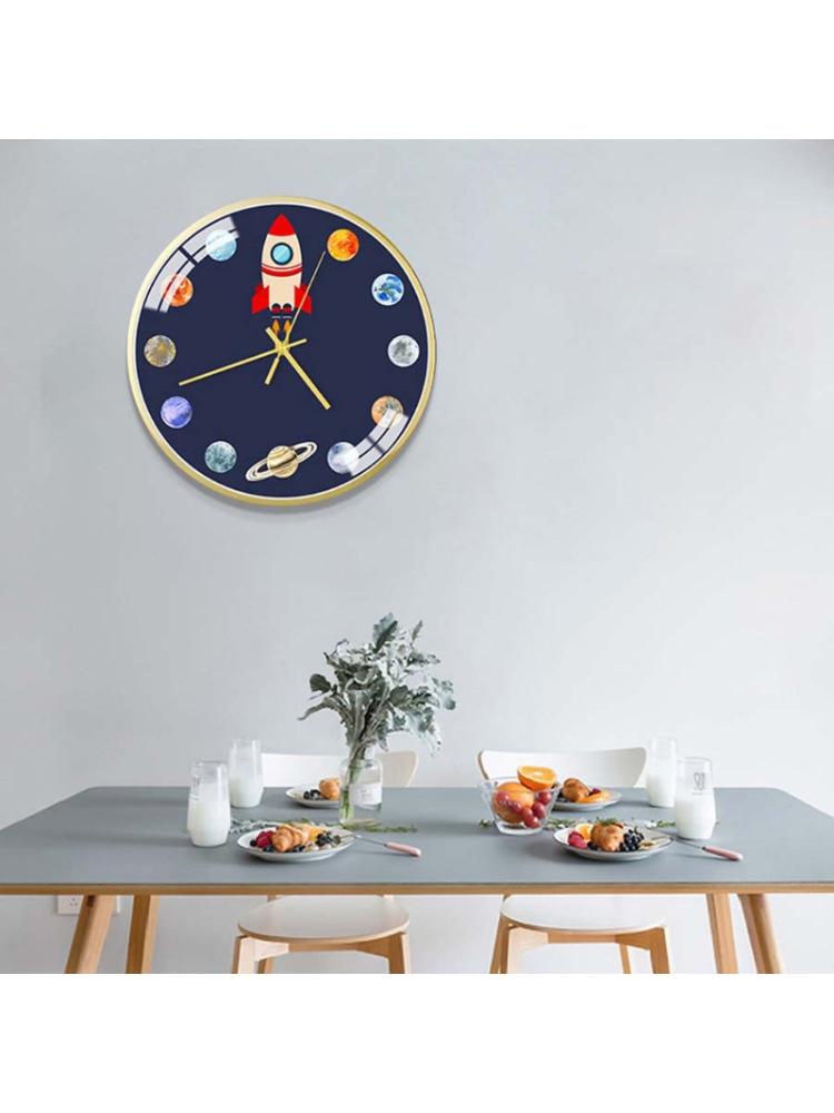 Mute Wall Clock Modern Style Space/Astronaut Patte... – Vicedeal