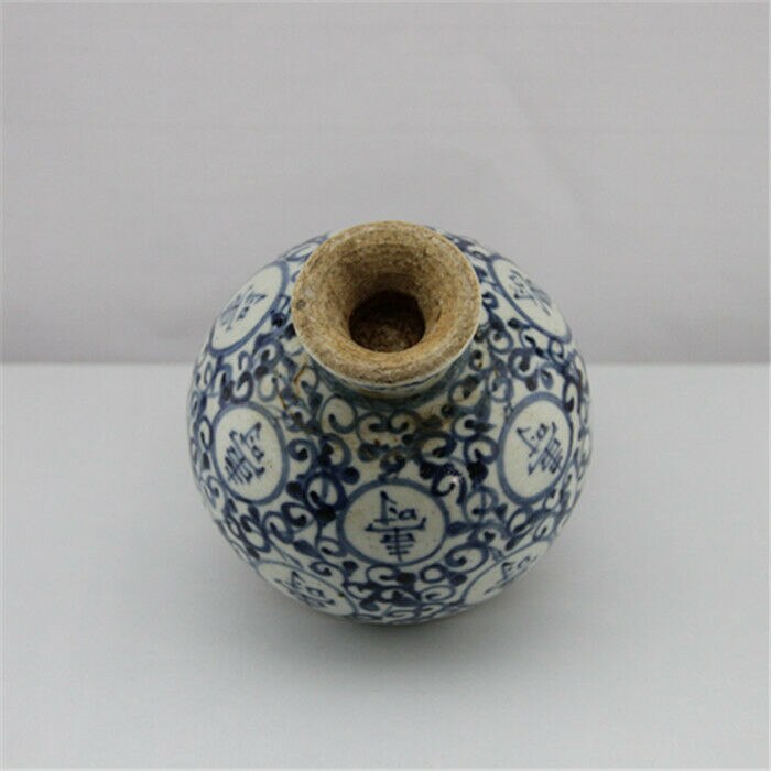 The ancient Chinese hand-painted blue and white po... – Grandado