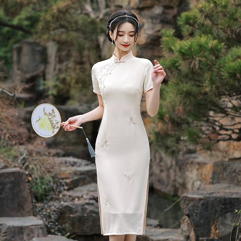 Borduurwerk Chinese Traditionele Cheongsam Beige V... – Grandado