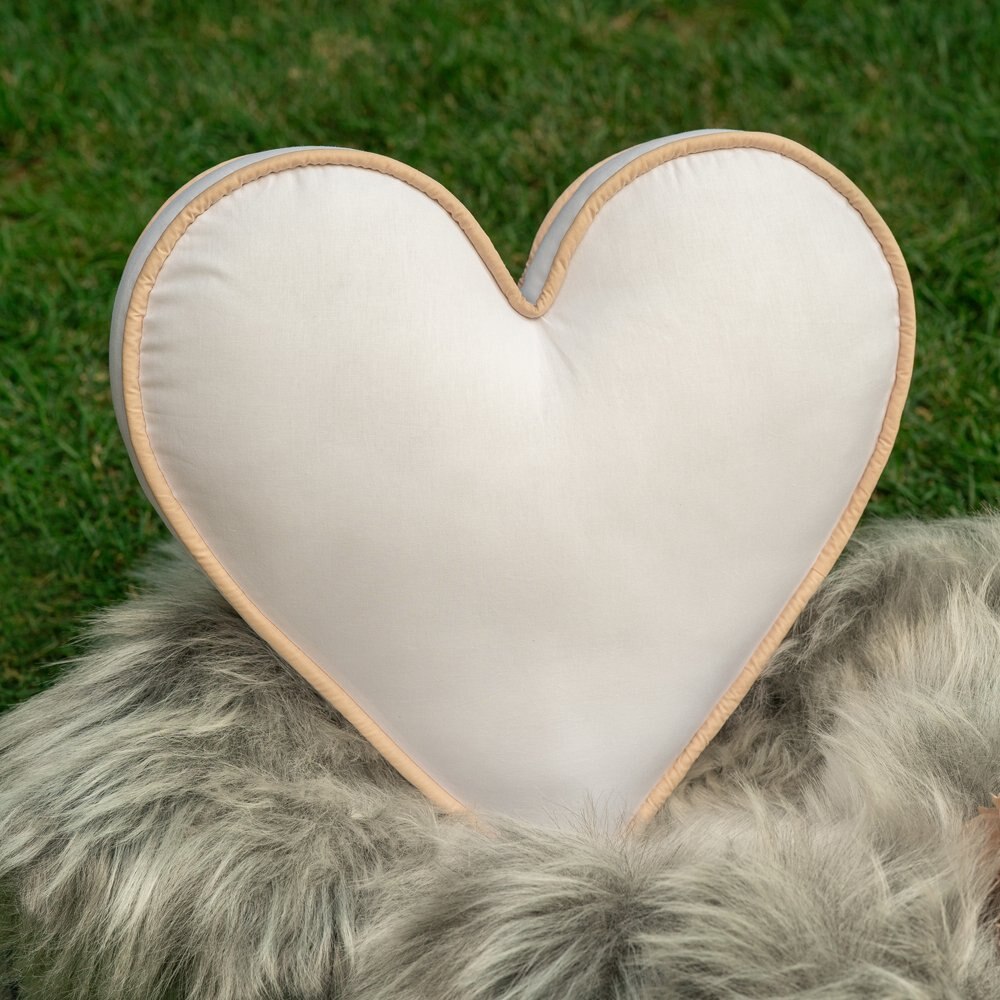 Ria White Heart Decorative Pillow – Vicedeal