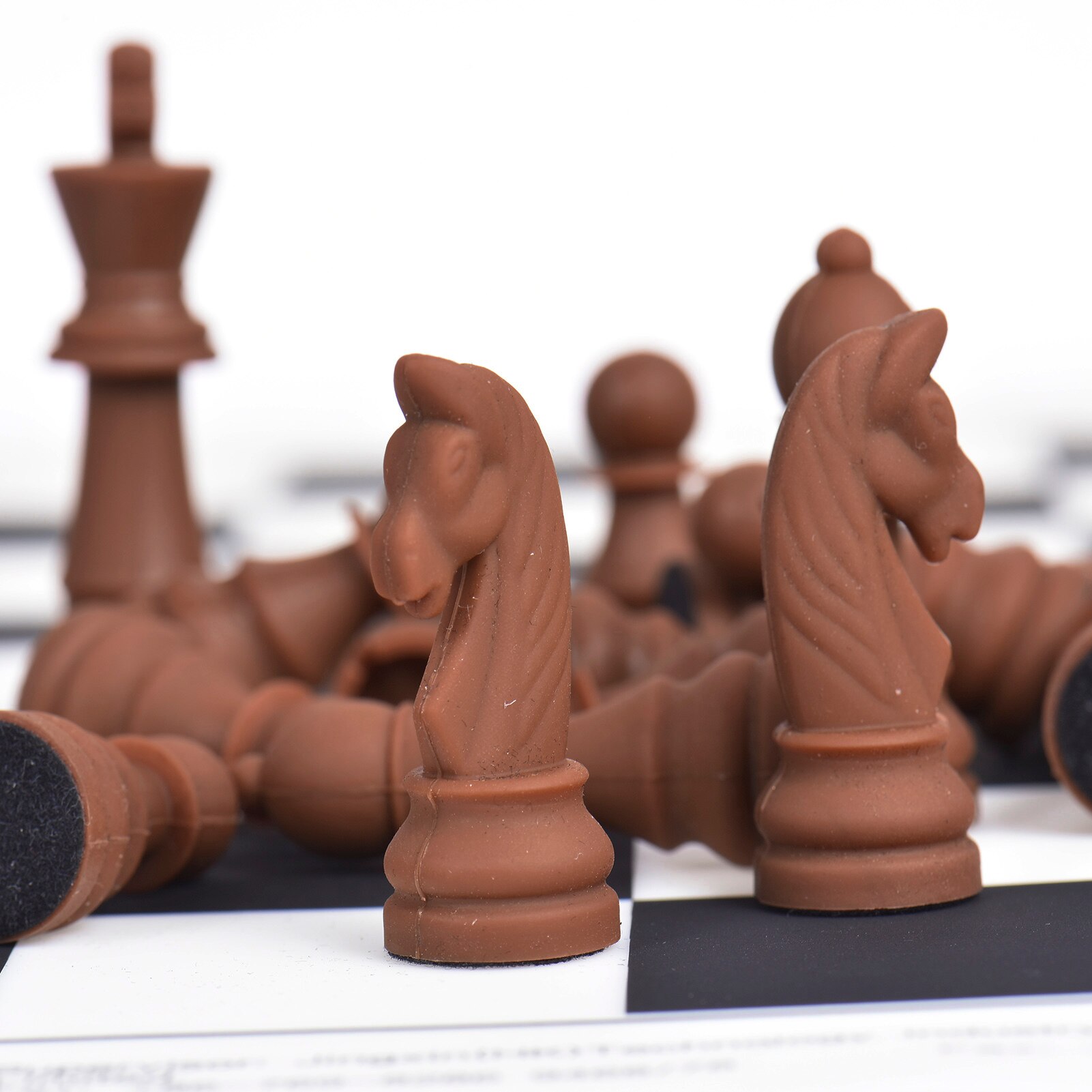 Portable Beginner Chess Set Convenient Lightweight... – Grandado