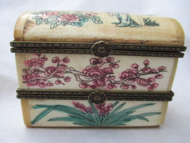 The ancient Chinese beauty, bone carving the three... – Grandado