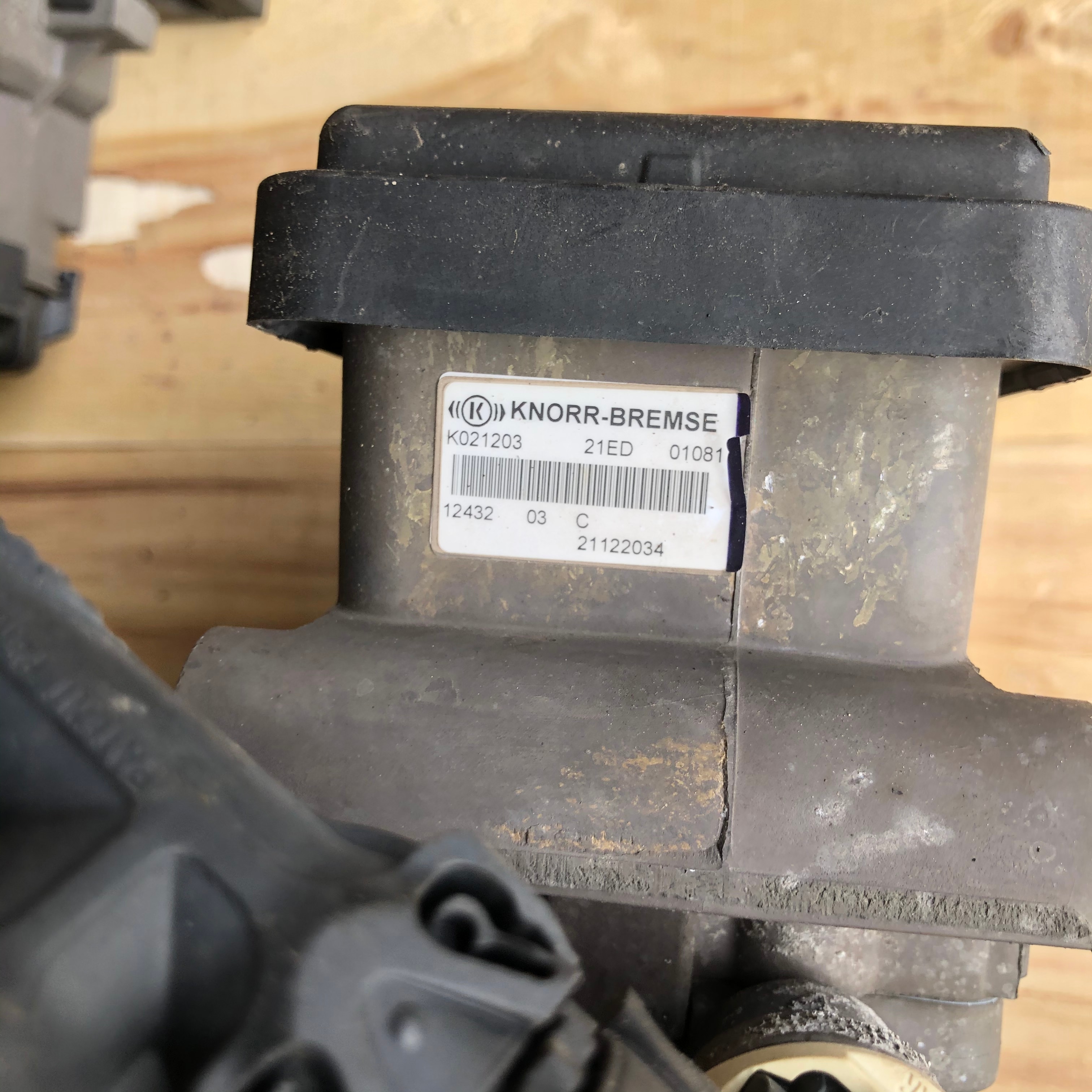 Spare Parts for Volvo Trucks VOE 21122034-1 Axle M... – Vicedeal